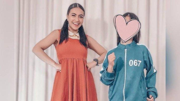 Efek Kemoterapi, Aisha Aurum Sedih Lihat Perubahan Tubuh, Denada Ungkap ... Efek Kemoterapi, Aisha Aurum Sedih Lihat Perubahan Tubuh, Denada Ungkap ...
