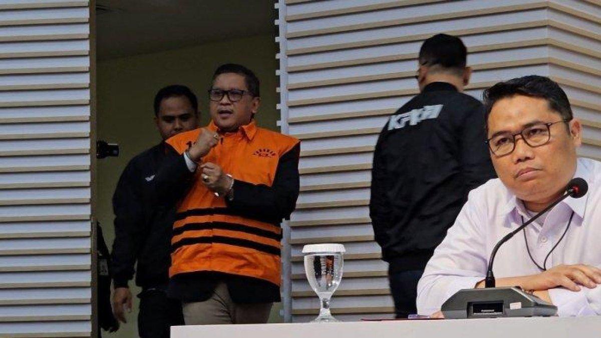 6 Poin Pernyataan Hasto Sebelum Pakai Rompi Tahanan KPK, Sebut ...