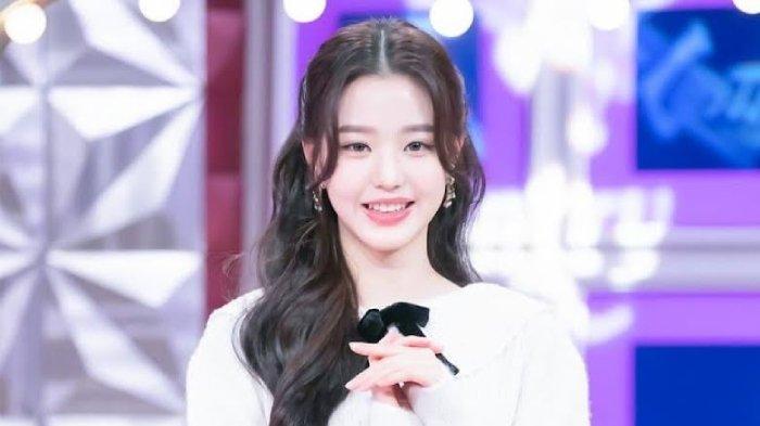 POPULER - Terluka di Atas Panggung, Jang Wonyoung IVE Tetap Profesional, Sikapnya Banjir Pujian ...