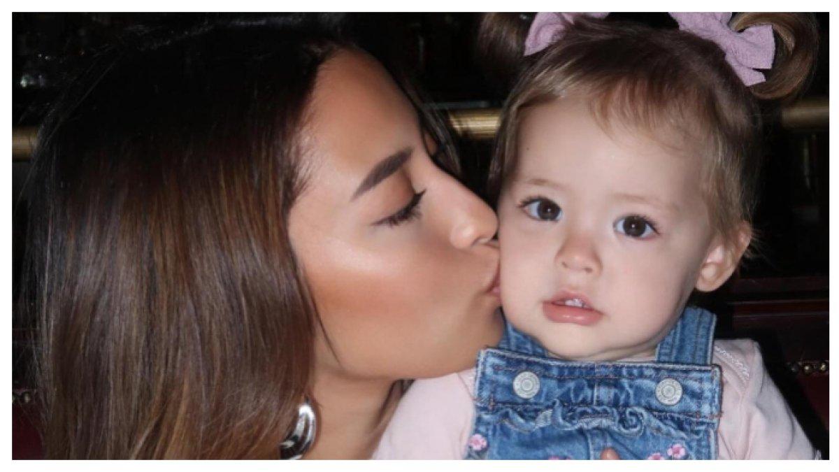 5 Momen Jennifer Coppen Pertama Kali Umroh, Terharu Kamari Bak Lihat ...