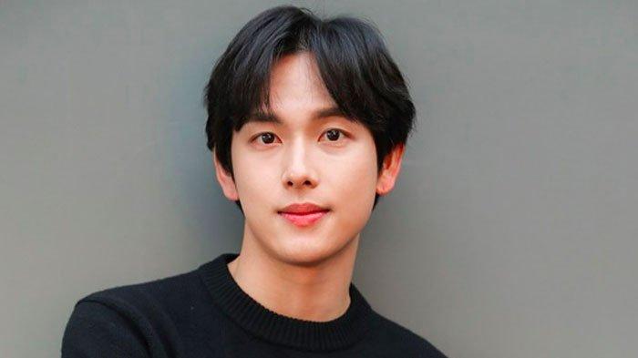 Sosok Im Siwan, Pemeran Jun Young di Film Unlocked, Piawai Perankan ...