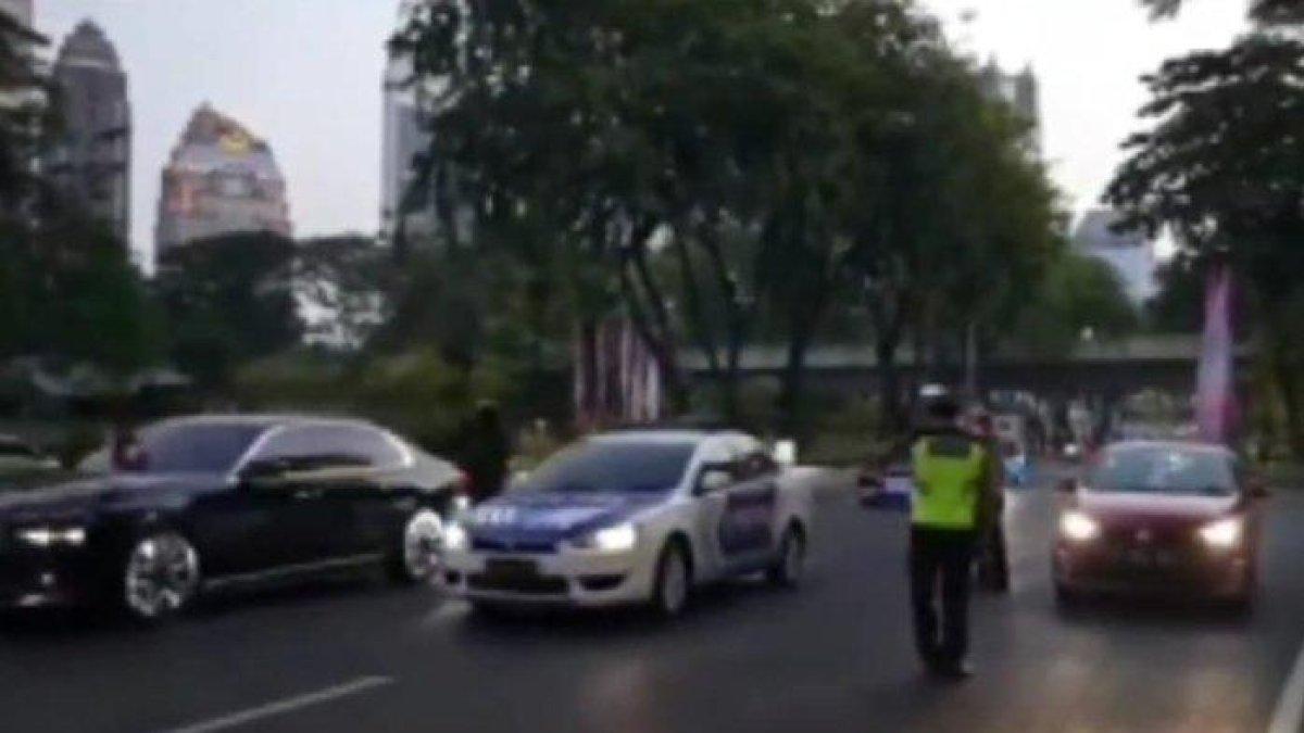 'Woi Minggir!' Polisi Teriaki Rekan yang Terobos Iringan Delegasi KTT ...