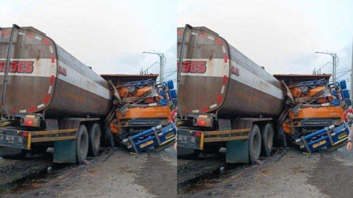 Benturan Keras Usai Salat Subuh Truk Pasir And Truk Tangki Tabrakan Adu Banteng Supir Terjepit