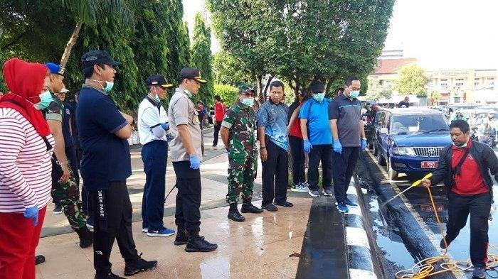 Pemkot Semarang Giatkan Semprot Disinfektan Hingga ke Tingkat Kecamatan ... Pemkot Semarang Giatkan Semprot Disinfektan Hingga ke Tingkat Kecamatan ...