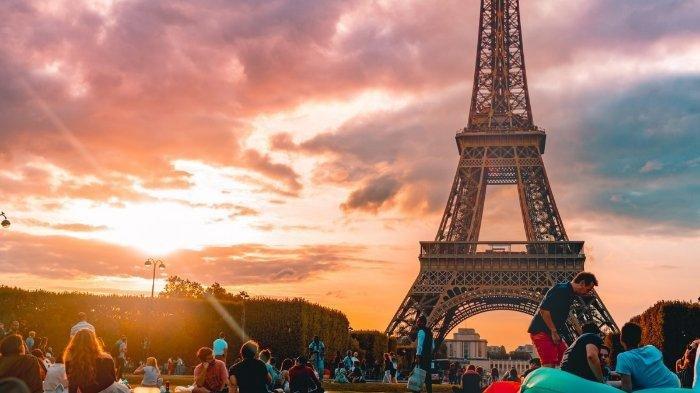 Penambahan Antena di Menara Eiffel Membuat Landmark Prancis Ini ...