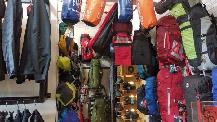 Brand Lokal Terkenal Ini Ada di Toko Adventure Pramuka - Halaman all ...