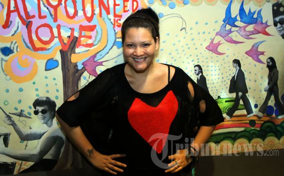 Ternyata Melanie Subono Malas Mandi, Ini Buktinya - TribunNews.com