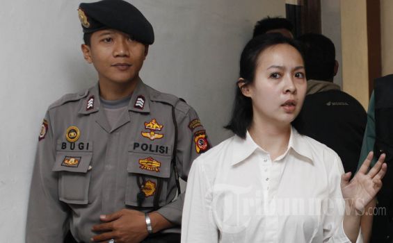 Hakim Bebaskan Istri Bos Red Guard - TribunNews.com