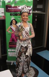 Dokter Muda Ini Sekarang Jadi Putri Pariwisata 2012 - TribunNews.com