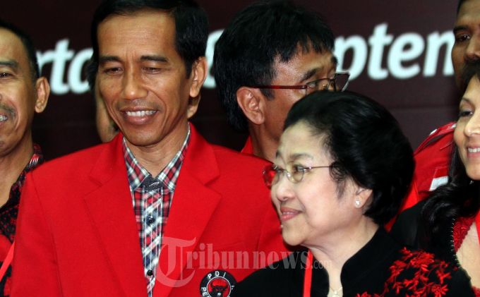 Jokowi Dinilai Malah Merugikan Politik Dinasti PDIP - TribunNews.com