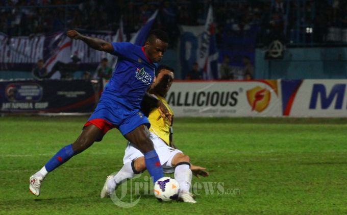 Greg Nwokolo Sudah Pamitan dari Arema - TribunNews.com