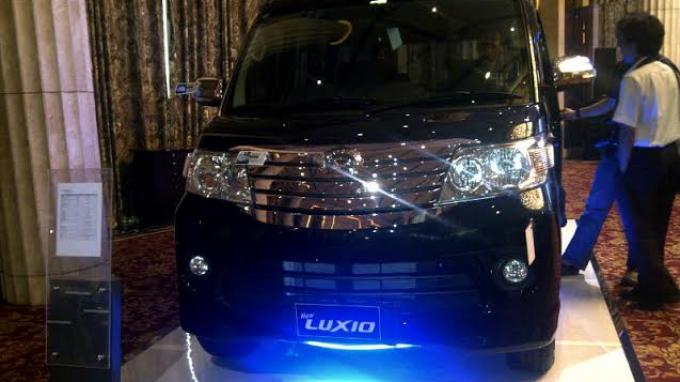 New Daihatsu Luxio Facelift Resmi Mengaspal - TribunNews.com