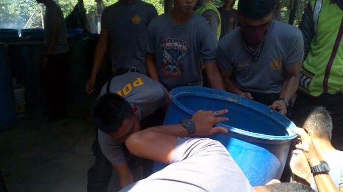 Polda Babel Gerebek Pabrik Arak - TribunNews.com