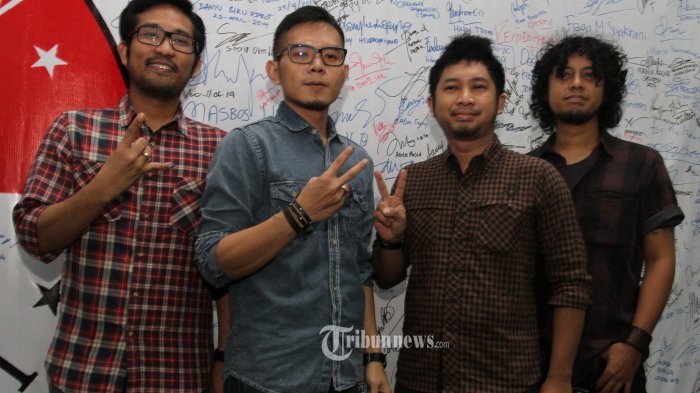 Chord Gitar dan Lirik Lagu Bukan Diriku - Samsons: Ternyata Dirinyalah ...