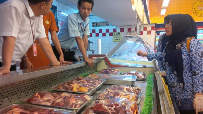 20 Kg Ayam Busuk Disita dari Supermarket di Bogor - TribunNews.com