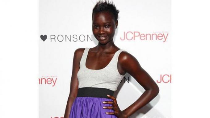 Model Asal Sudan Ataui Deng Hilang di New York - TribunNews.com