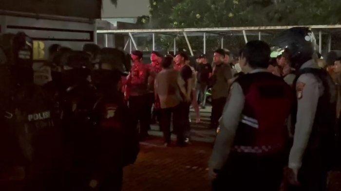 Ormas di Tangerang Selatan Bikin Keributan Gara-gara Lahan Parkir, Polisi Buru Ketua MPC PP ...