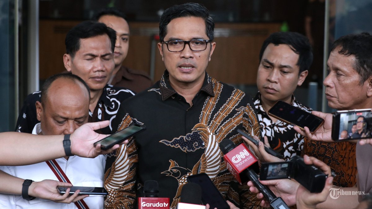 5 Aspek Jadi Pertimbangan Febri Diansyah Gabung Kubu Hasto, Singgung ...