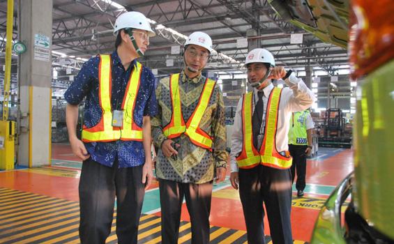 Puninar Logistics Lakukan Pembelian 1000 Unit Truk Hino - TribunNews.com