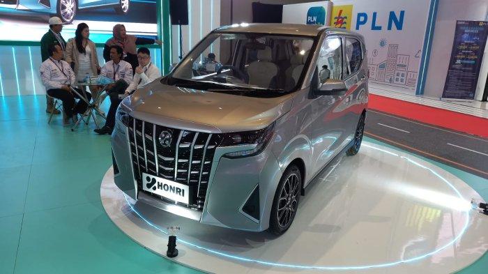 Honri Boma EV, Mobil Listrik Murah Tampang Ala Alphard di IIMS 2025 ...