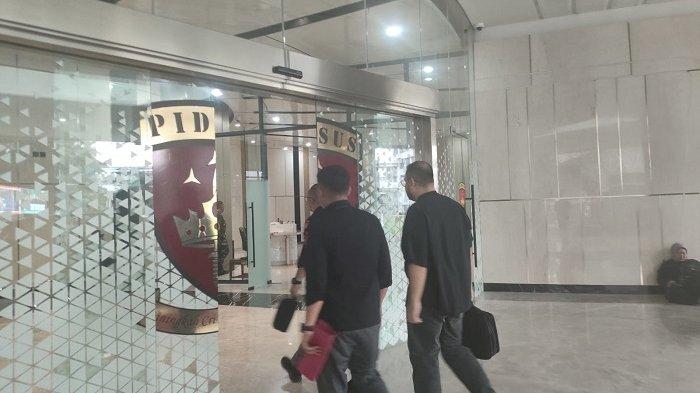 Konsultan Kemendikbud Era Nadiem Dijemput Paksa Kejagung Saat Main ...