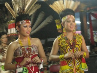 Agama Kaharingan Suku Dayak Terancam Punah - TribunNews.com