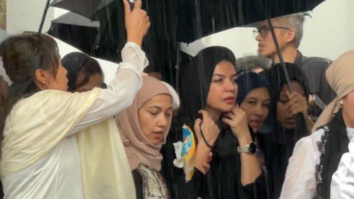 Kondisi Batin Najwa Shihab Usai Ditinggal Wafat Suami: Legawa Meski Sedih dan Mata Berlinang ...