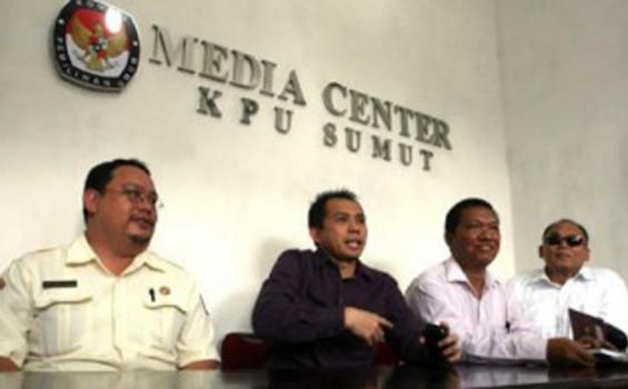 Rekapitulasi KPU Binjai Dihadiri Seluruh Saksi - TribunNews.com