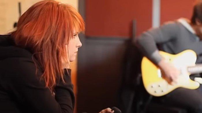 Terjemahan Lirik Lagu Careful - Paramore: Won't Come Any Closer ...