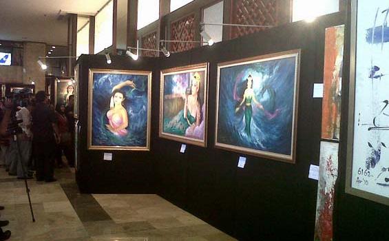 Lukisan Nyi Roro Kidul Hidup! - TribunNews.com