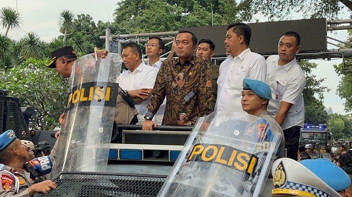 Fakta-fakta Mensesneg Temui Massa Aksi Indonesia Gelap atas Seizin Presiden Prabowo - TribunNews.com