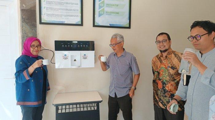 Perguruan Tinggi Manfaatkan IoT dan Panel Surya untuk Memanen Air Hujan ...