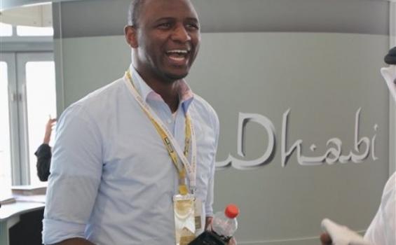 Patrick Vieira Naik Pangkat Jadi Pelatih Manchester City - TribunNews.com