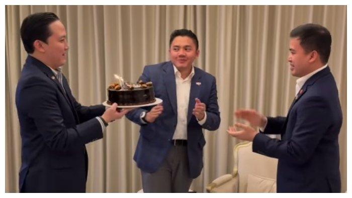 Momen Prabowo Rayakan Ultah Letkol Teddy, Para Sespri Presiden Ikut Beri Kejutan - Halaman all ...