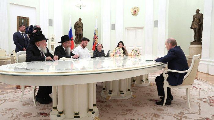 Putin Temui Eks Sandera Israel-Rusia Bernama Alexander Troufanov ...