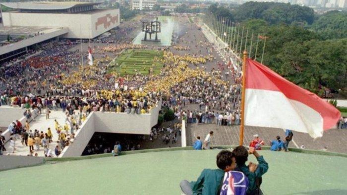 Foto-foto Reformasi 1998, Kenang 27 Tahun yang Lalu Soeharto Lengser ...