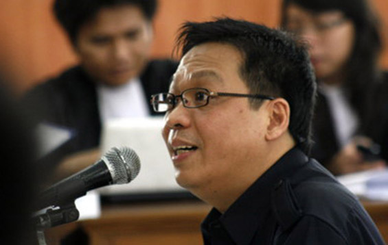 Video Pemeriksaan Roberto Diputar Lagi - TribunNews.com