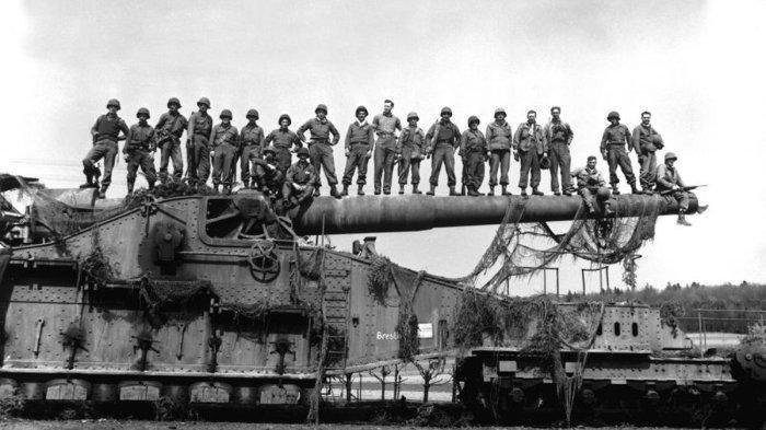 Tank dan Bangkai Kendaraan Perang Peninggalan PD II di Sarmi Papua ...