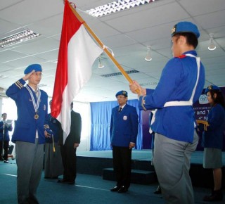 Kirab Ala Militer Lepas Lulusan SMA President - TribunNews.com