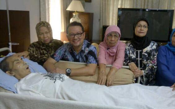 Tato Dado Terkulai Lemah karena Diabetes, Ini Doa dari Para Selebriti ...