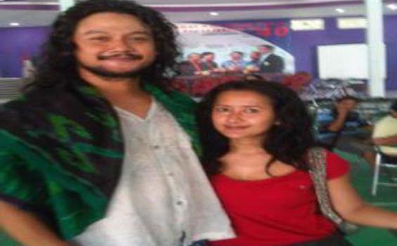 Widi AB Three Dukung Suami Berambut Gondrong - TribunNews.com