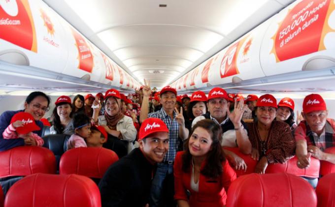 Indonesia AirAsia Terbang Perdana Rute Jakarta-Medan - TribunNews.com