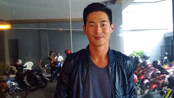 Edward Gunawan Tertantang Jadi Penjahat - TribunNews.com