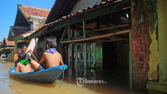 Ratusan Rumah di Depok Kebanjiran - TribunNews.com