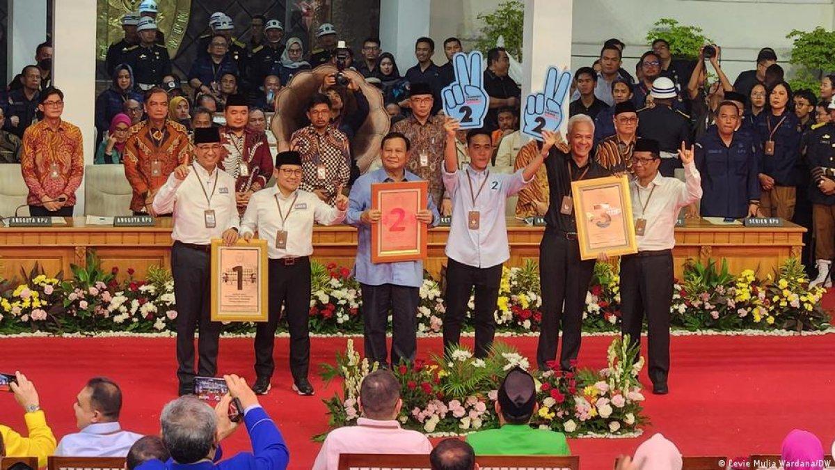 3 Paslon-Parpol Teken Deklarasi Kampanye Pemilu Damai 2024 - TribunNews.com