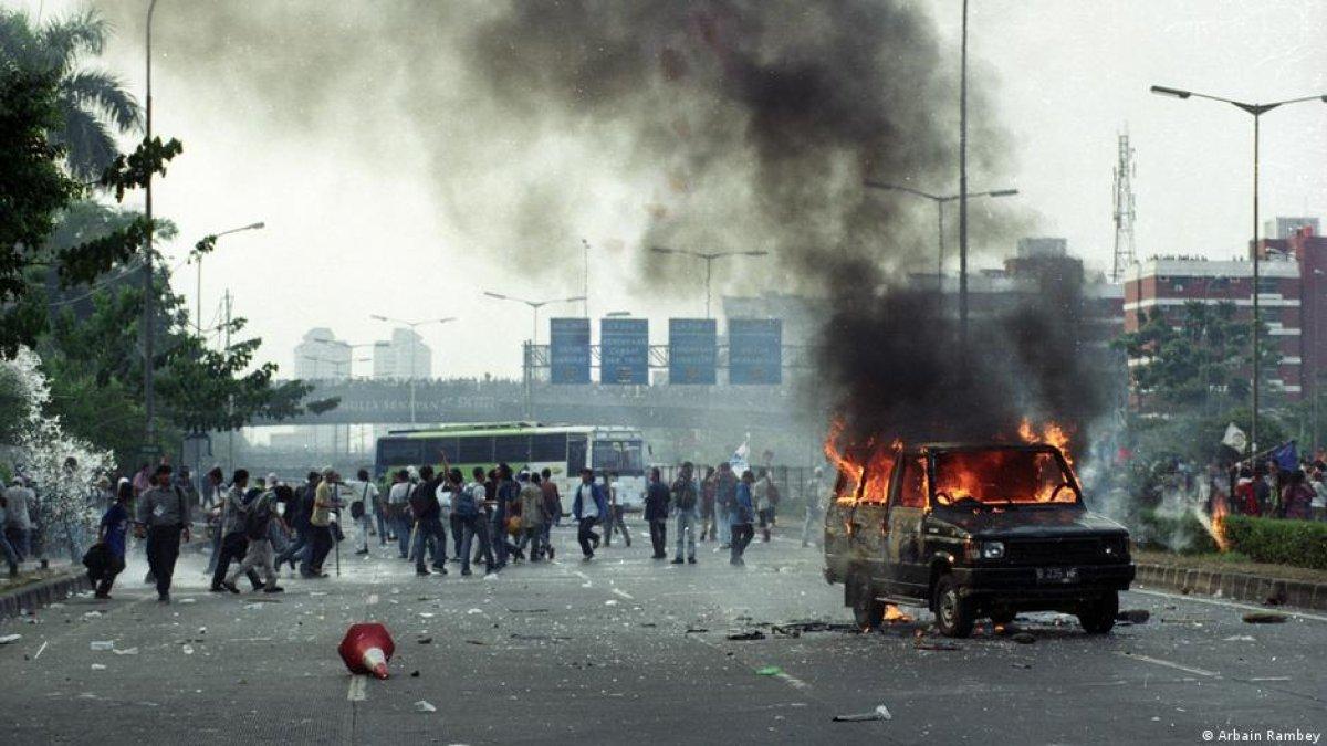 Mengenang Peristiwa Kelam Tragedi Mei, Bulan Berdarah di Tahun 1998 ...