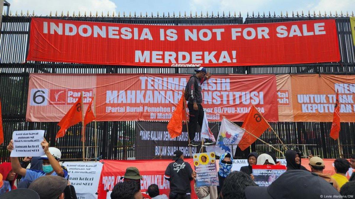 Peringatan Darurat: Batalkan Revisi UU Pilkada dan Aksi Represif Polisi ...