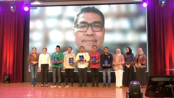 Anugerah Wartawan Katolik Indonesia Sampai ke Vatikan Diterima Romo ...