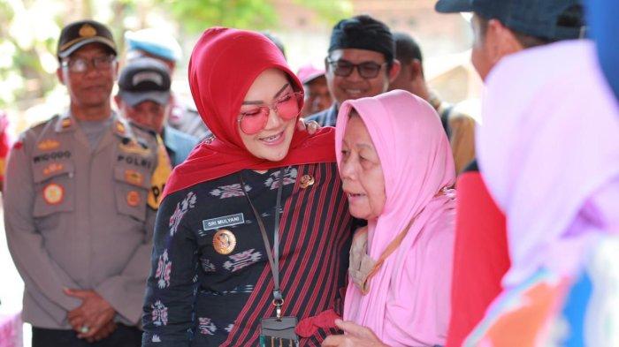 Profil Sri Mulyani, Bupati Klaten jadi Satu-satunya Kader Wanita PDIP ... Profil Sri Mulyani, Bupati Klaten jadi Satu-satunya Kader Wanita PDIP ...