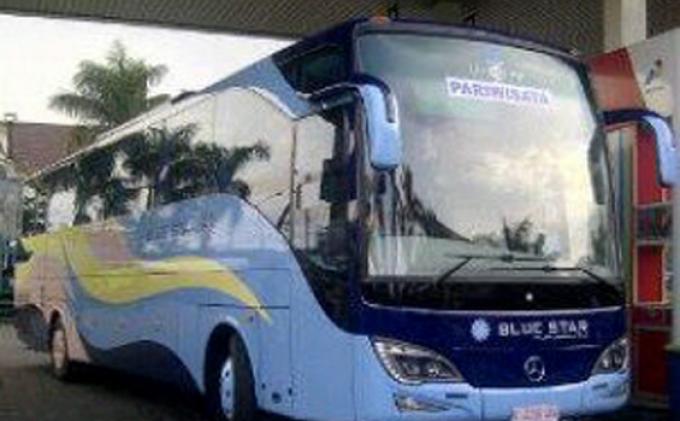 Pekan Depan, Mercedes-Benz Luncurkan Bus Mewah O500 R - TribunNews.com